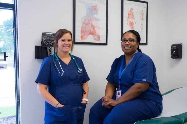 Medical Assistant vs. CNA: Explore the Differences - Delta Technical ...